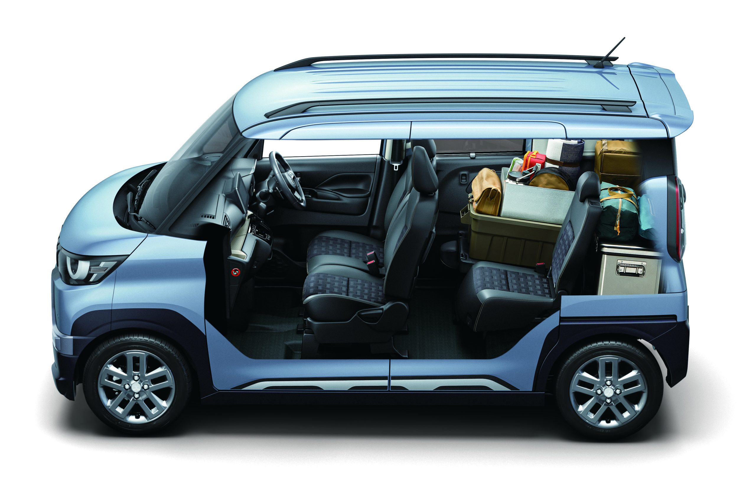 2304_DM_17_Seat arrange_3P | 琉球三菱自動車販売株式会社